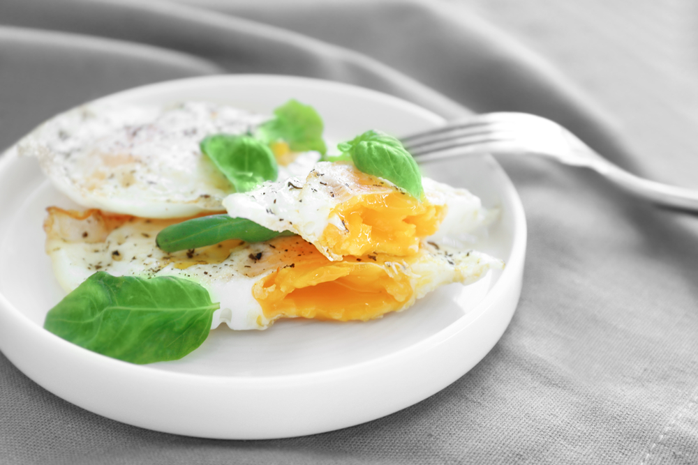 Bukan Sekadar Bulat, Ini Alasan Tepat Kenapa Telur Ceplok Disebut Telur Mata Sapi