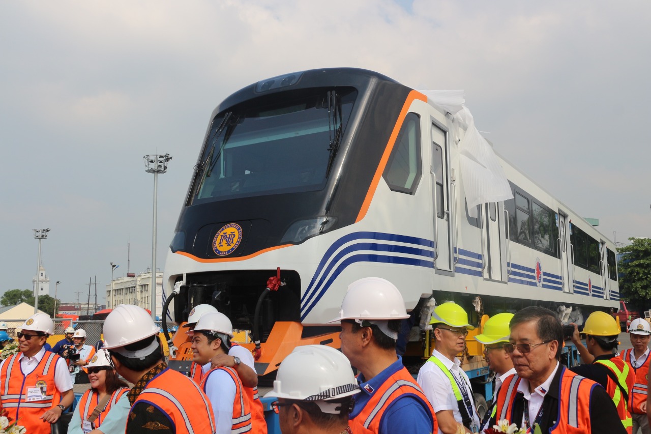 Kereta Buatan Indonesia Melaju di Filipina Usai INKA Ekspor Perdana ...