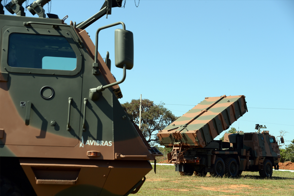 Mengenal Sistem Roket Peluncuran Berganda (MLRS) Milik Indonesia